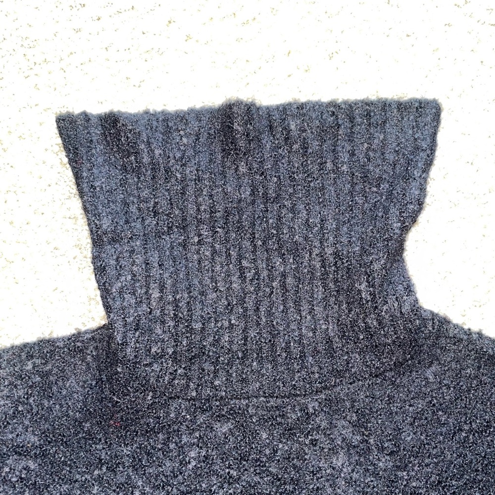 Baby Alpaca Peruvian Connection Black Cropped Turtlen… - Gem